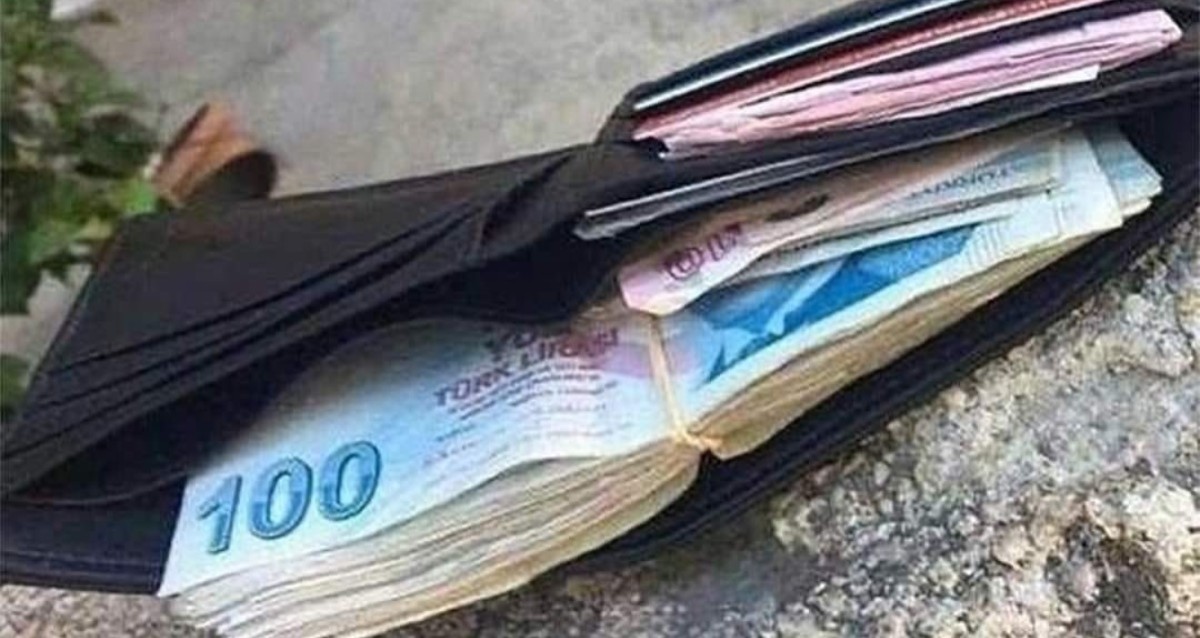 13 14 YAŞLARINDA Kİ BİR DELİKANLI SOKAKTA BİR CÜZDAN BULUR